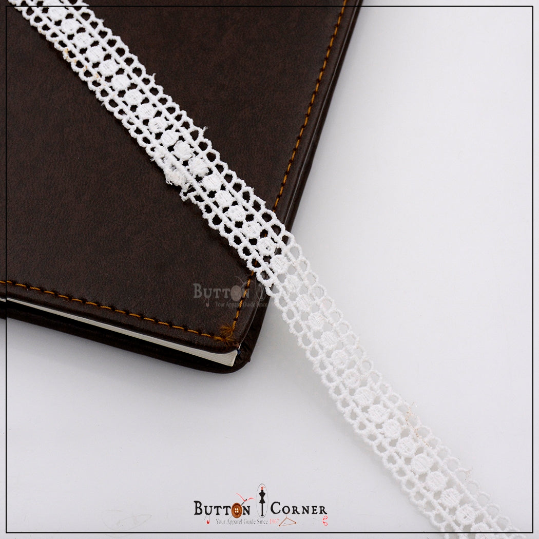 Shuttle Joined Lace – Button Corner