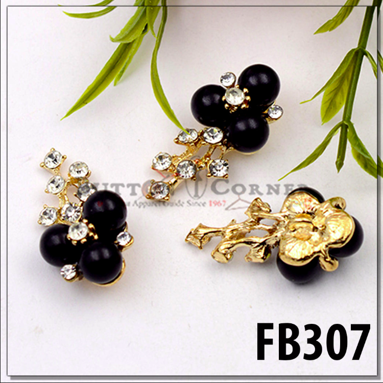 Fancy Button With Pearls Button Corner