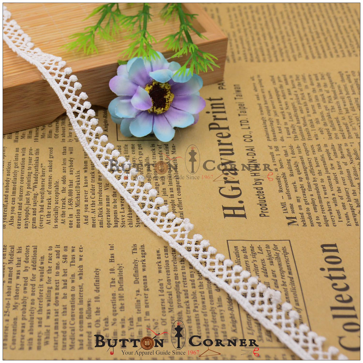 One Side Border Shuttle Lace – Button Corner