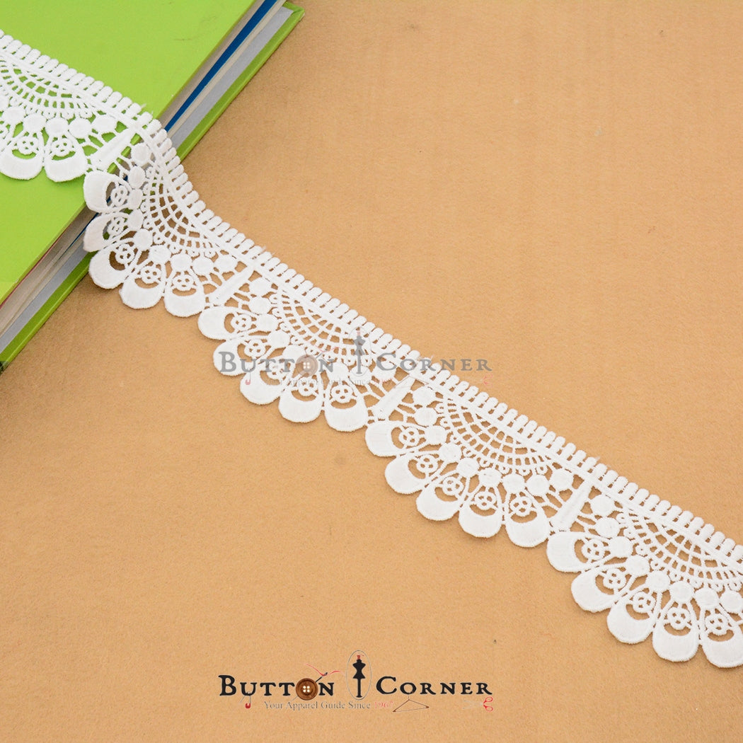 One Side Border Shuttle Lace – Button Corner