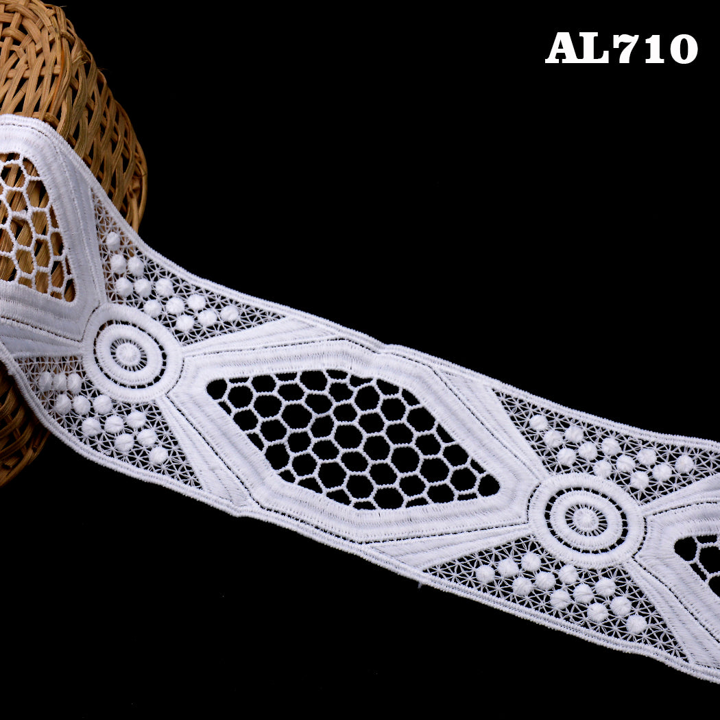 Shuttle Joined Lace – Button Corner