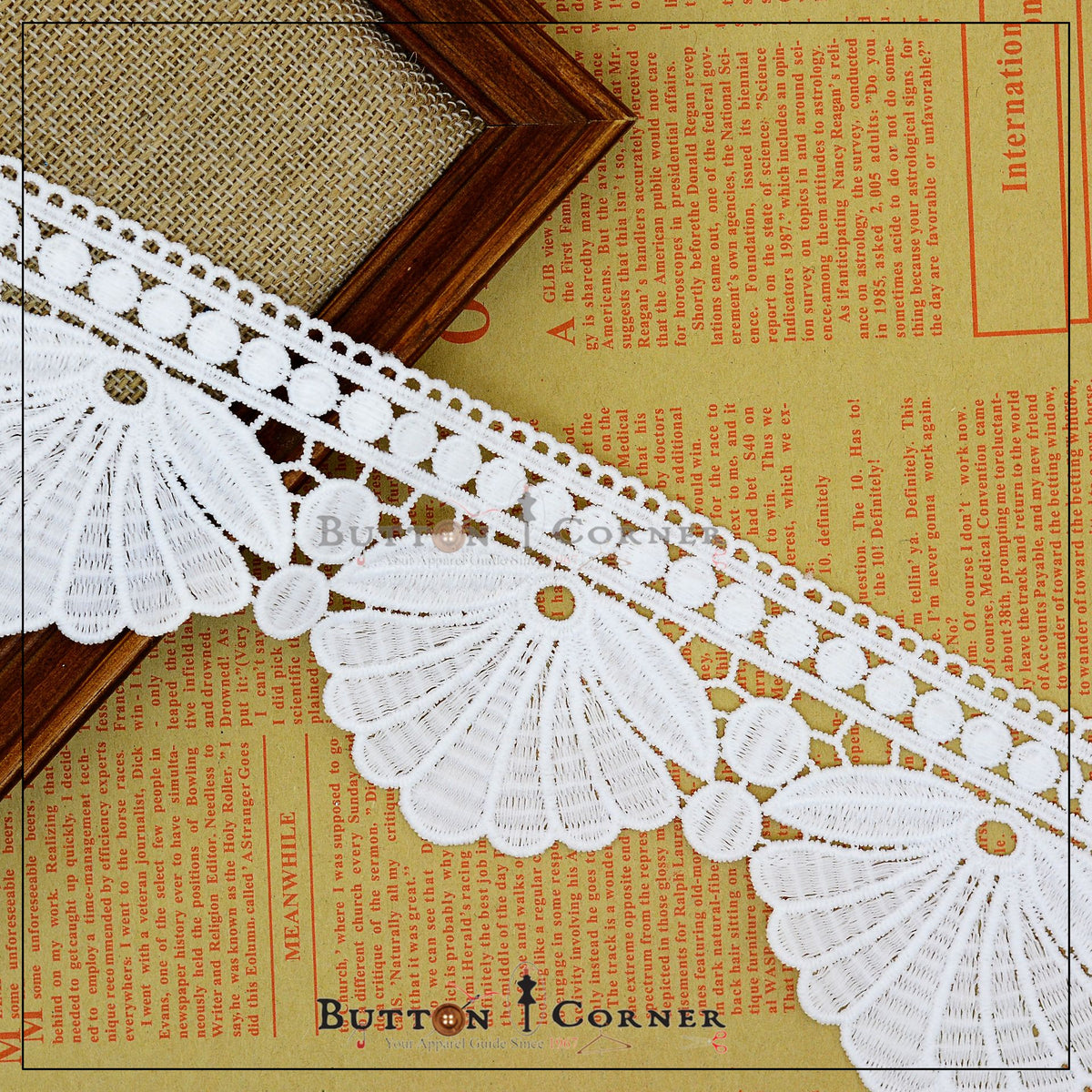 One Side Border Shuttle Lace – Button Corner