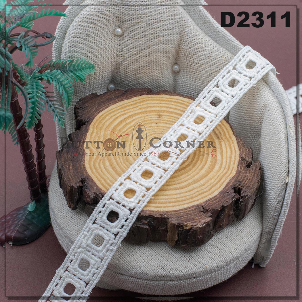 Shuttle Joined Lace – Button Corner