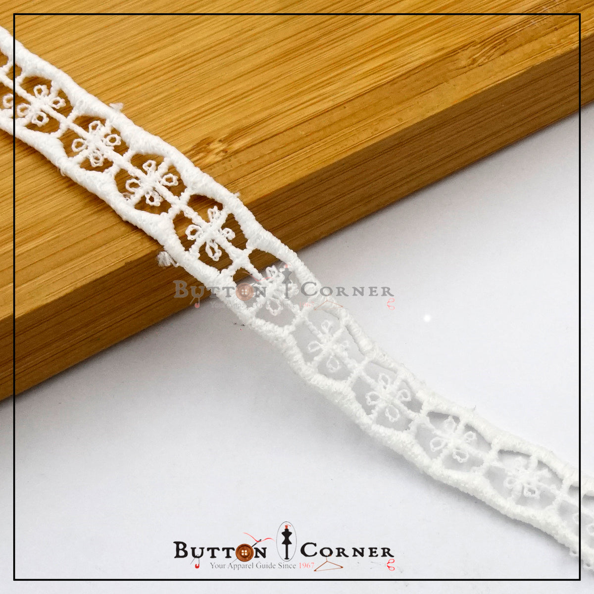 Double Side Border Shuttle Lace – Button Corner