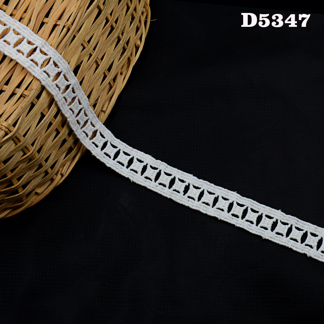 Shuttle Joined Lace – Button Corner