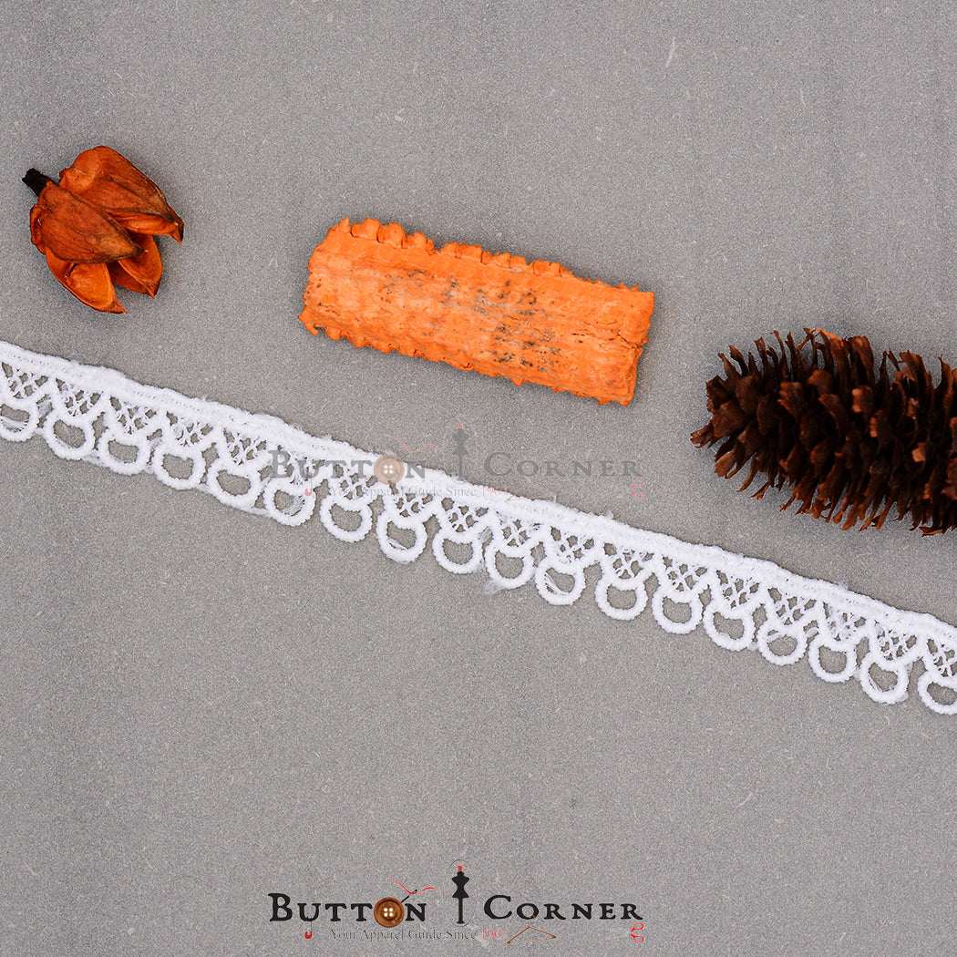 One Side Border Shuttle Lace – Button Corner