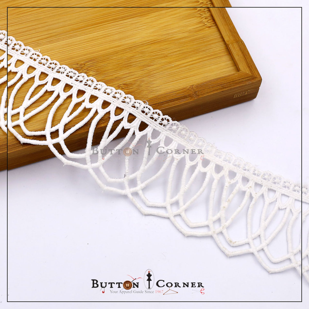 One Side Border Shuttle Lace – Button Corner