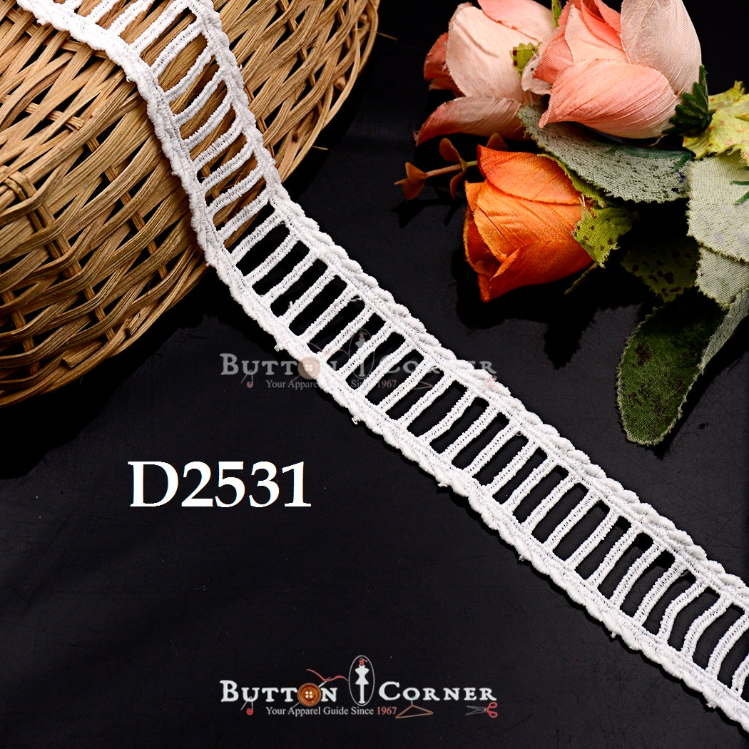 Double Side Border Shuttle Lace – Button Corner