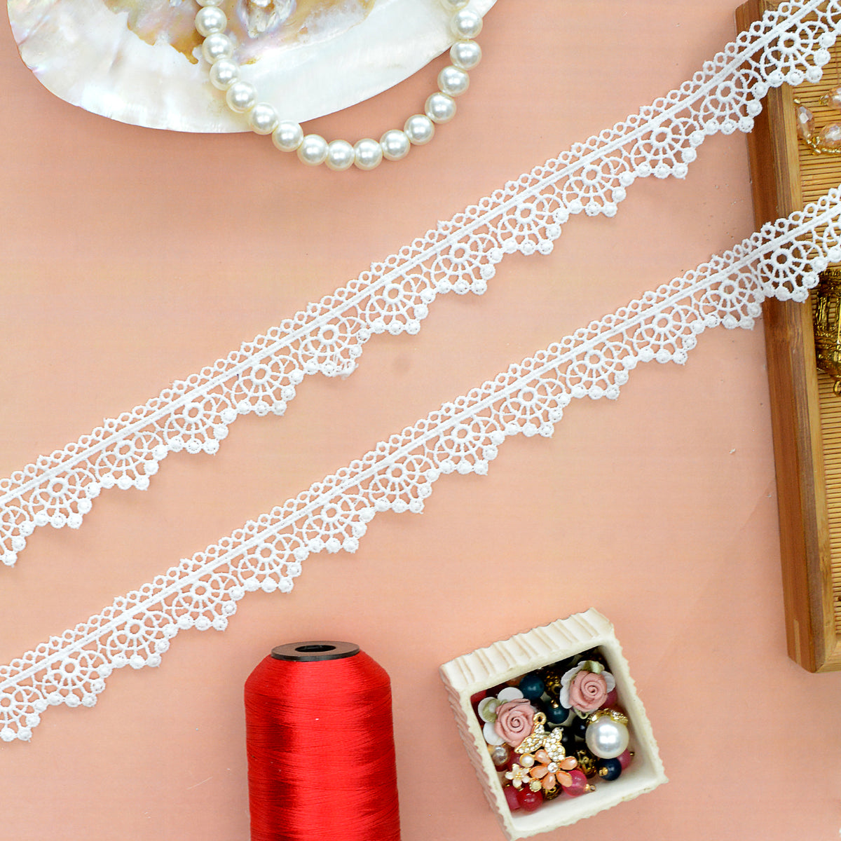 Shuttle One Side Border Lace – Button Corner