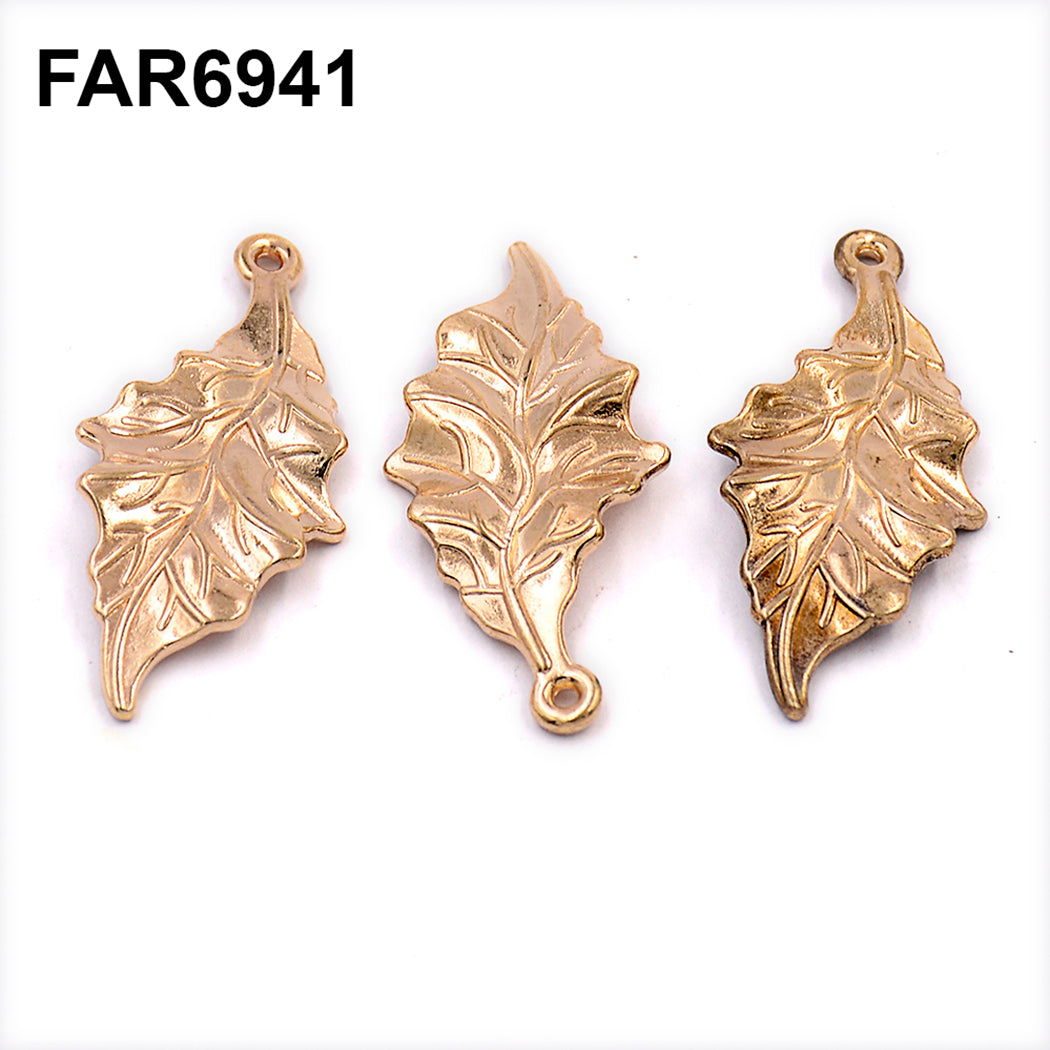 Metal Holly Leaf Charm – Button Corner