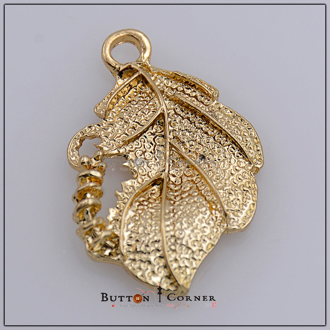 Leaf Shape Metal Hanging – Button Corner