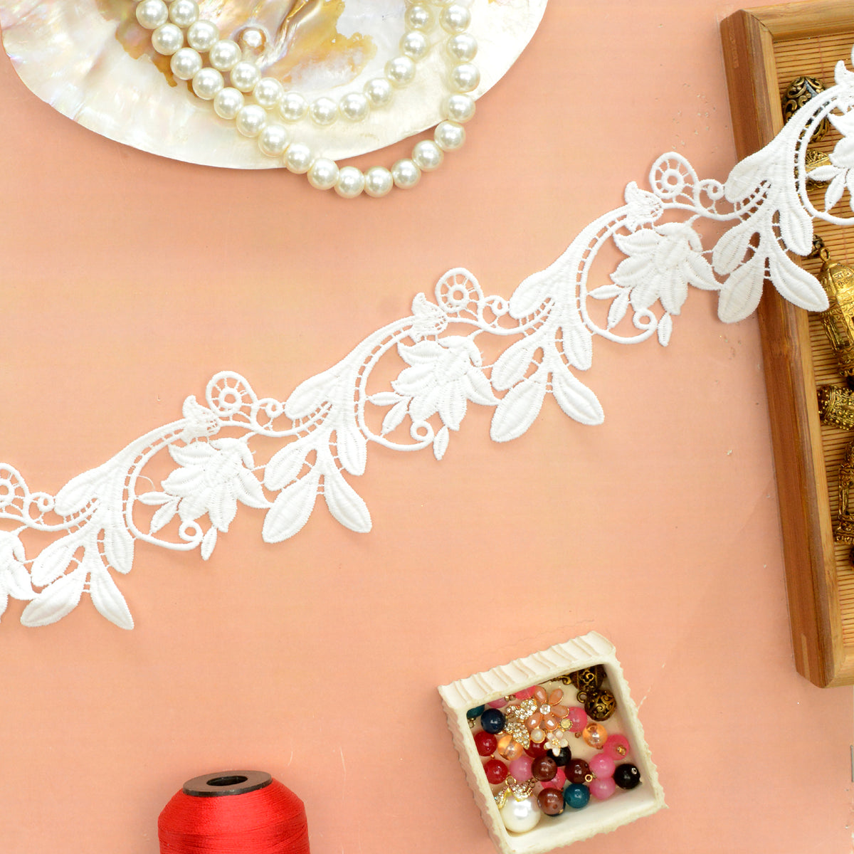 Applique Shuttle Lace – Button Corner