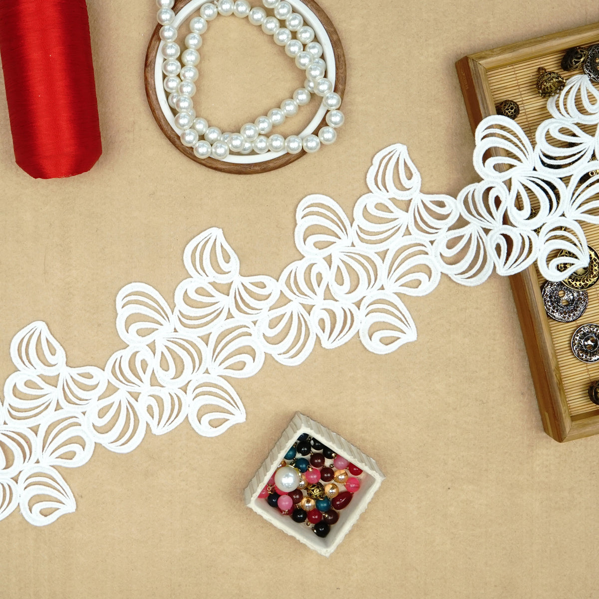 Applique Shuttle Lace – Button Corner