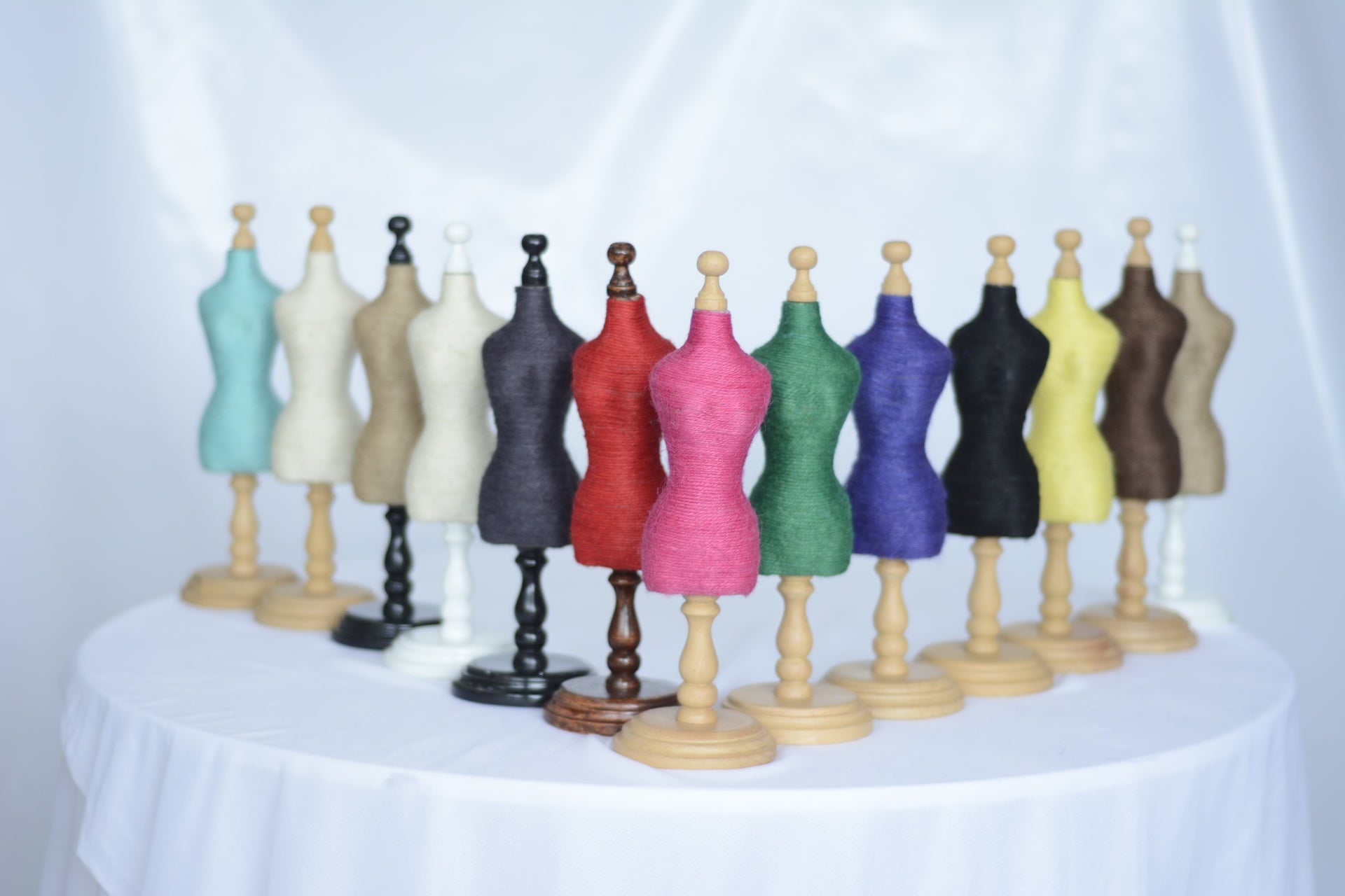 Mini Display Table Mannequins – Button Corner