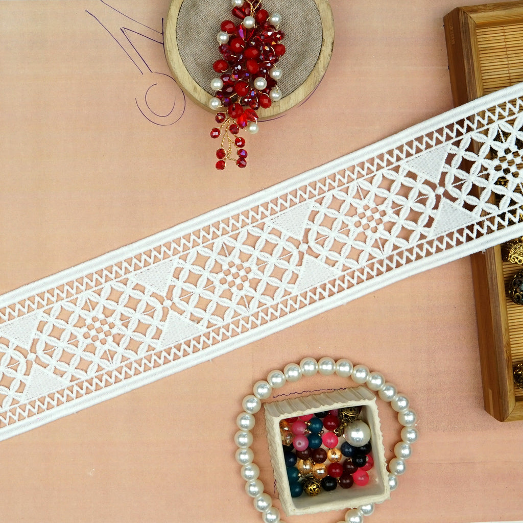 Double Side Border Shuttle Lace – Button Corner