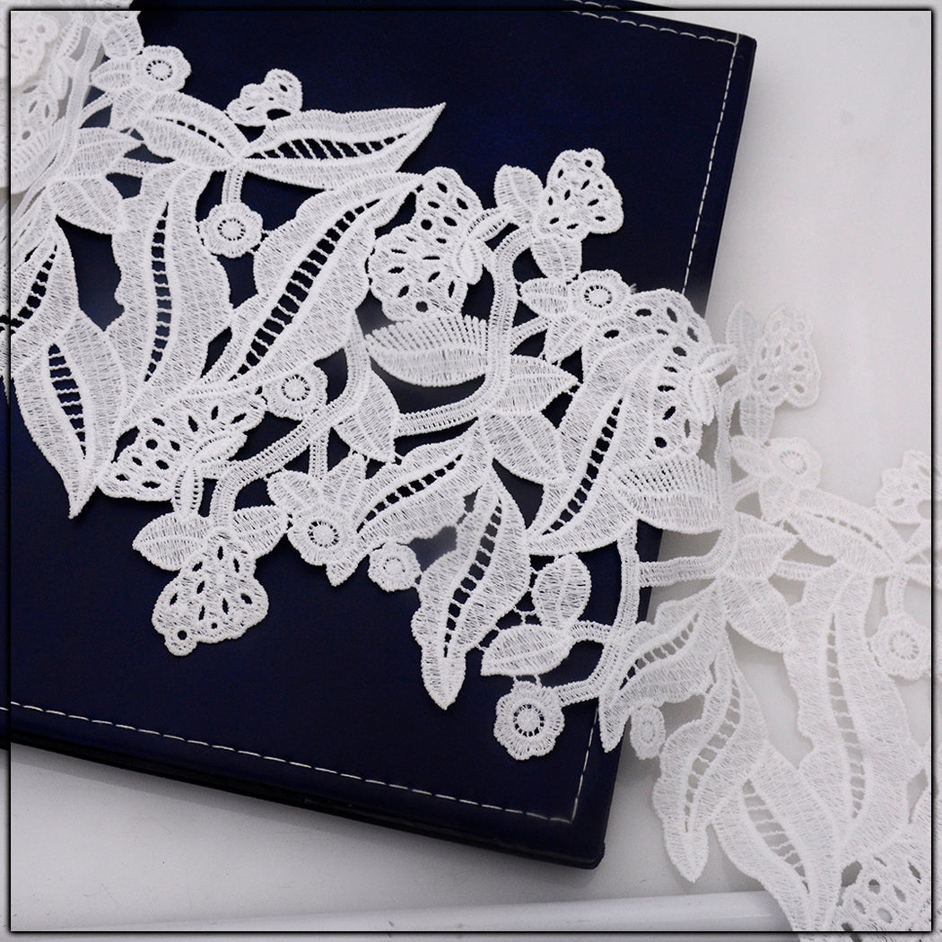 Shuttle Applique Lace – Button Corner