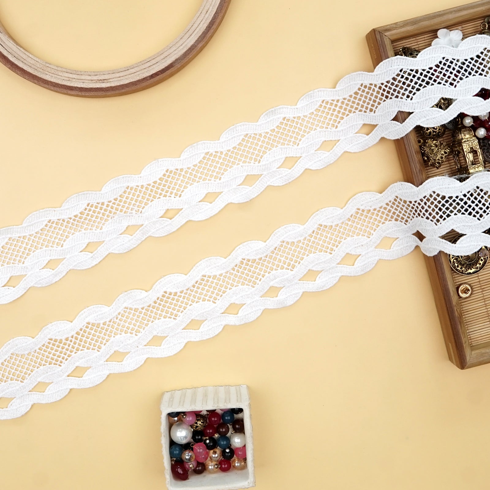 Double Side Zigzag Border Shuttle Lace – Button Corner